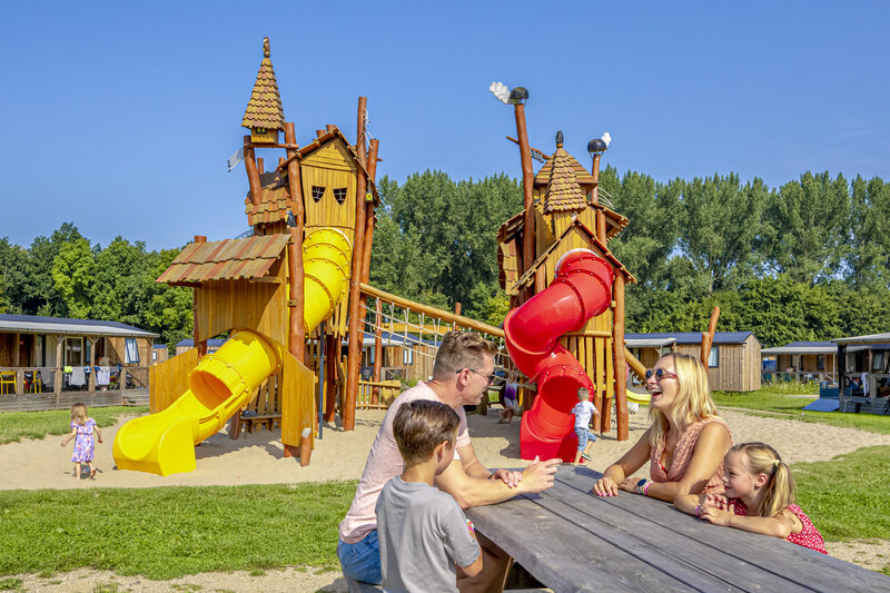 Vakantiepark Erkemederstrand - CAPFUN, Familie vakantie in Zeewolde ...